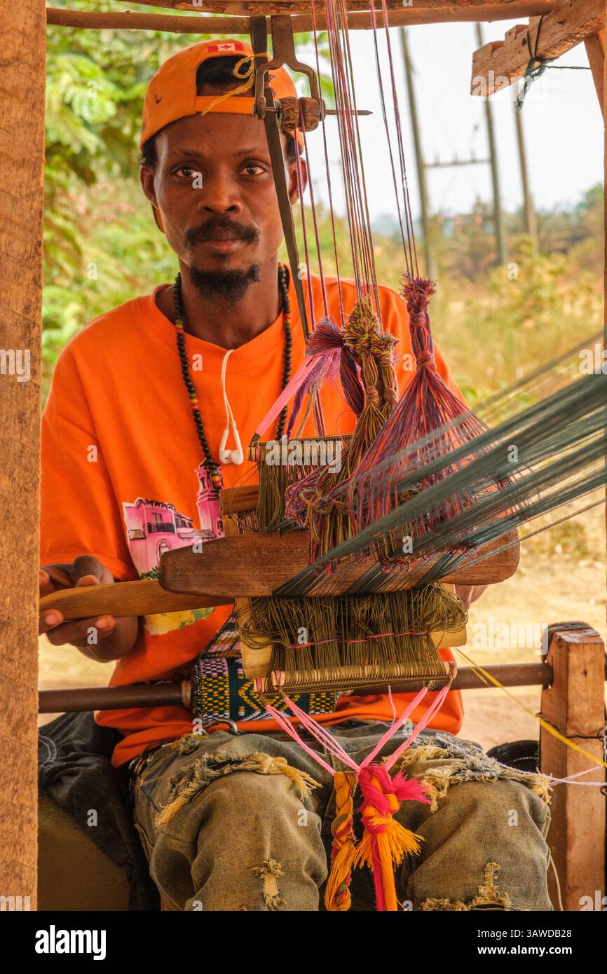 Ghana, near Bonwire, Effiduasi-Ejusu Road. Ashanti Weaver at Work Stock ...