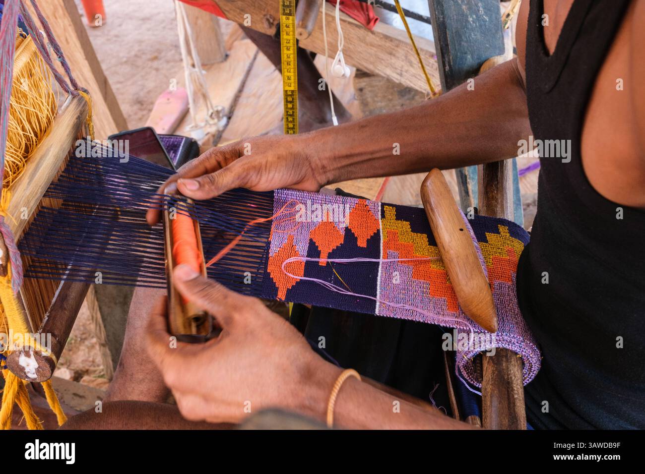 Ghana, near Bonwire, Effiduasi-Ejusu Road. Ashanti Weaver at Work Stock ...