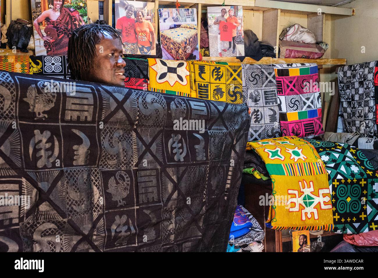 Ghana, Asonomaso. Ntonso Adinkra Village Stock Photo - Alamy