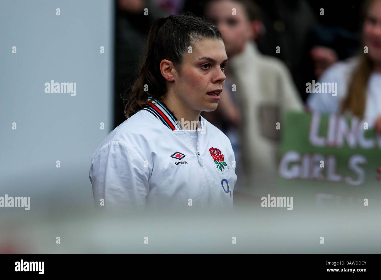 Leicester, UK. 19th Apr, 2025. Helena Rowland of England Women takes to ...