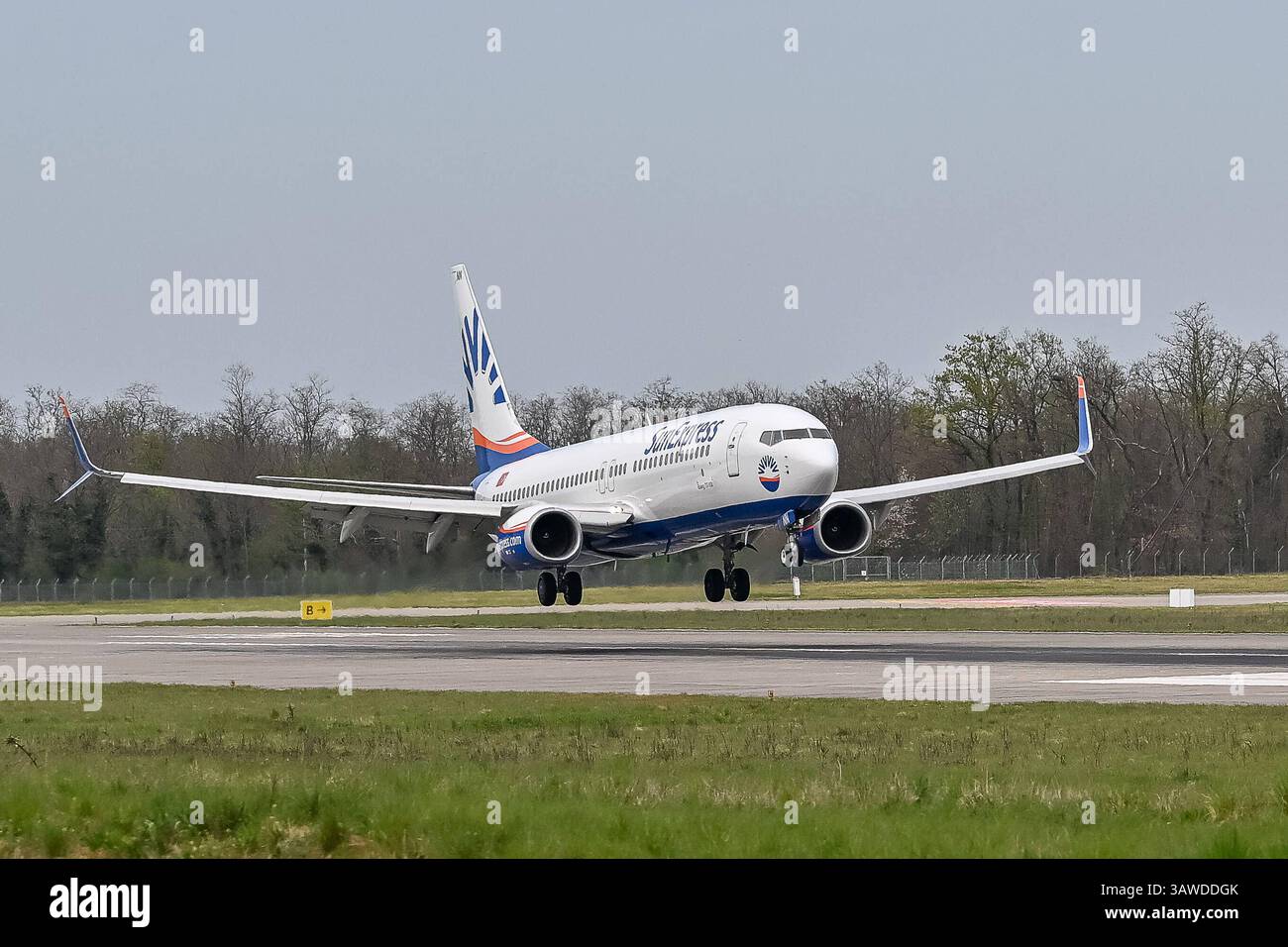 Saint-Louis FR, EuroAirport Basel-Mulhouse-Freiburg, Flugzeuge, 12.04. ...