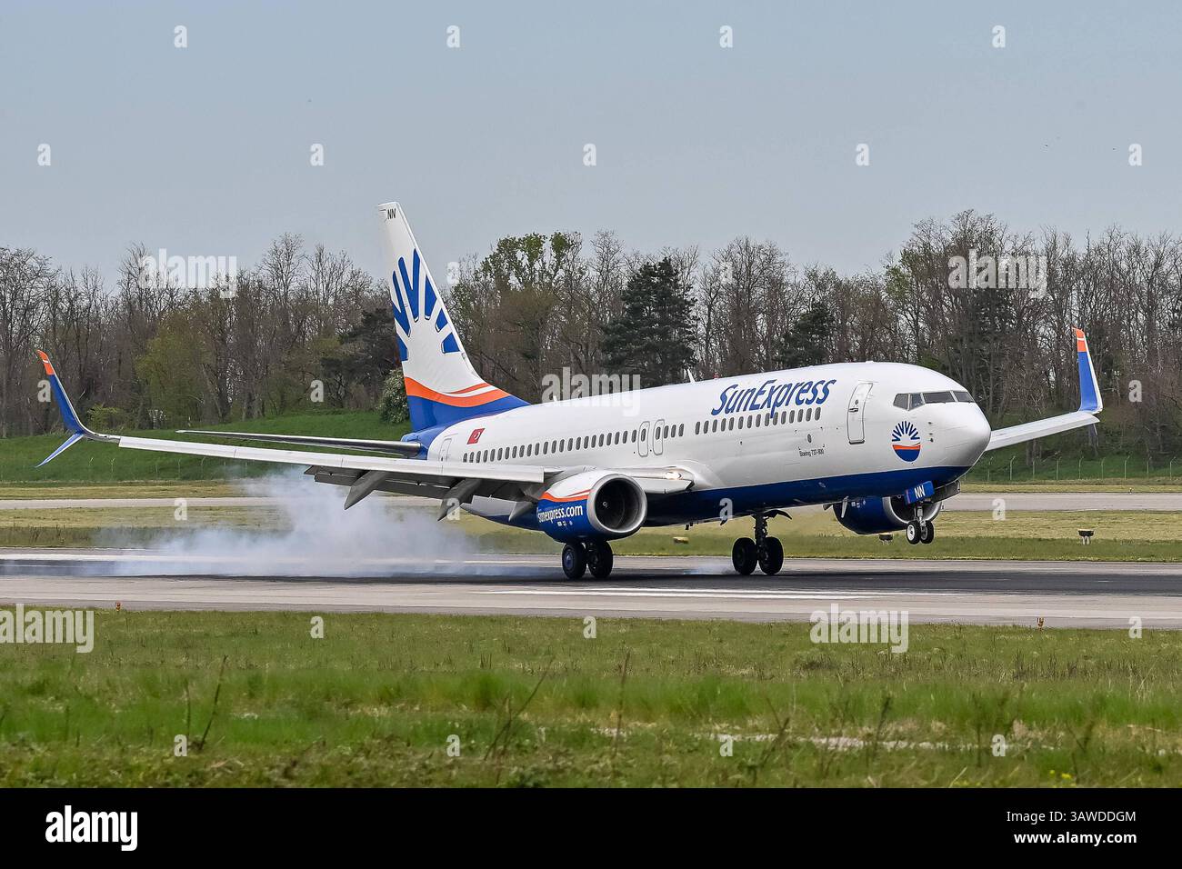Saint-Louis FR, EuroAirport Basel-Mulhouse-Freiburg, Flugzeuge, 12.04. ...
