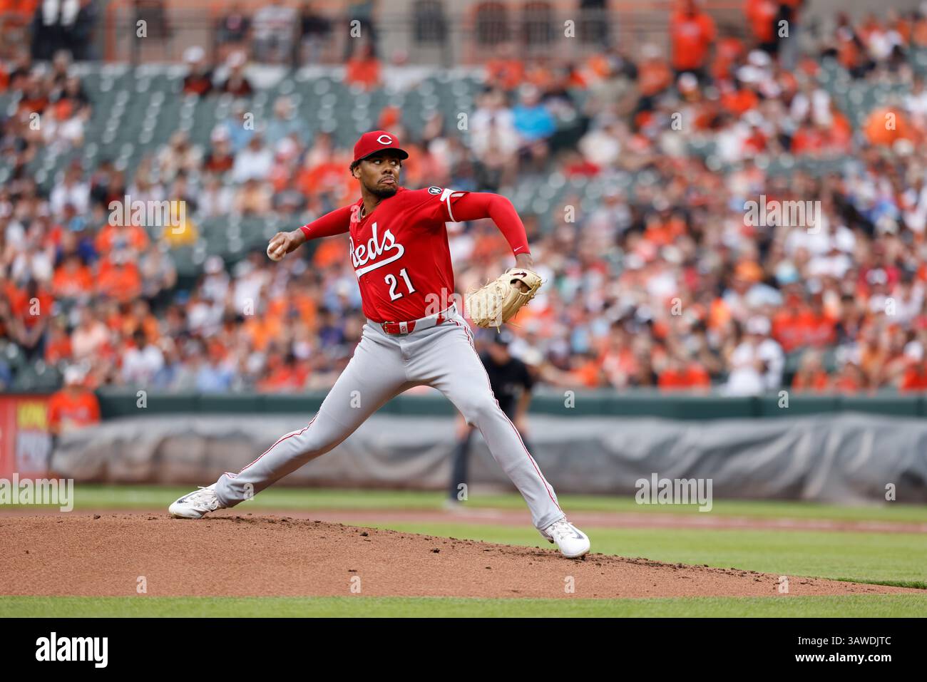 Cincinnati Reds starting pitcher Hunter Greene throws during the first ...