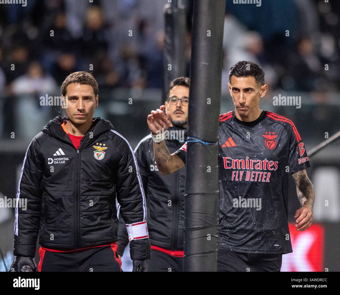 Guimaraes, Guimaraes, Portugal. 19th Apr, 2025. ANGEL DI MARIA from SL ...