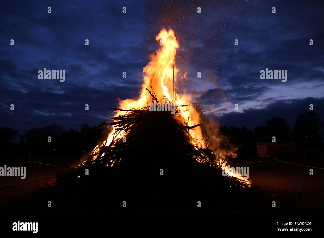 Cottbus, Brandenburg, Germany. 19th Apr, 2025. The Easter fire is ...