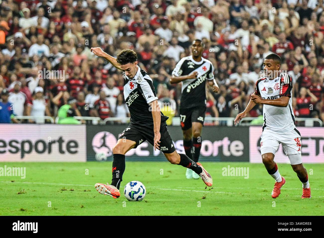 Rio De Janeiro, Brazil. 19th Apr, 2025. Moreira during Vasco x Flamengo ...