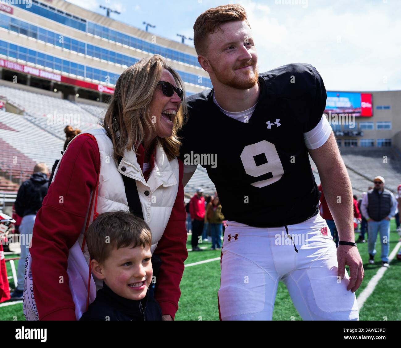 Madison, Wisconsin, USA. 19th Apr, 2025. Wisconsin Badgers quarterback ...