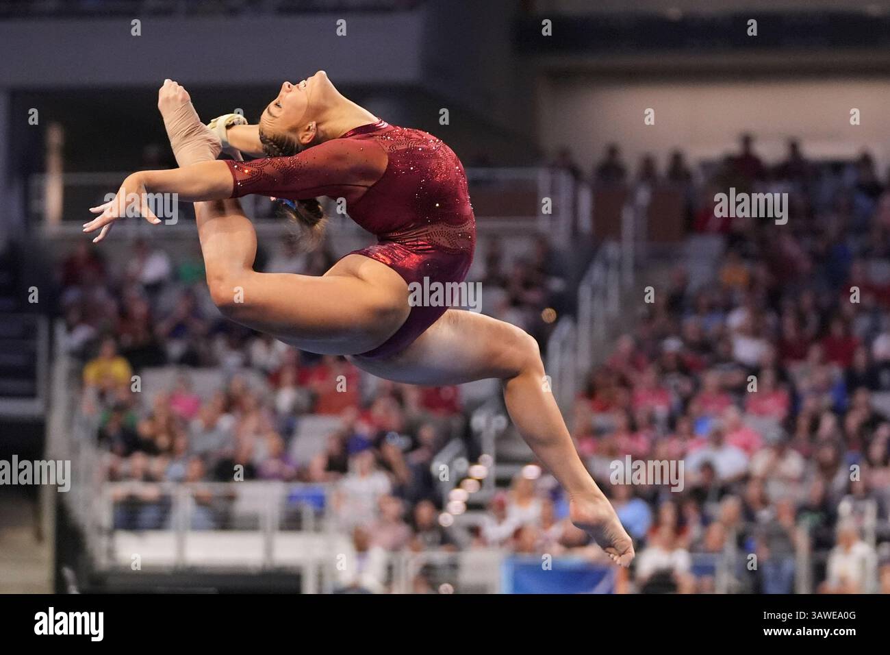 Oklahoma's Danielle Sievers competes on the floor exercise during the ...