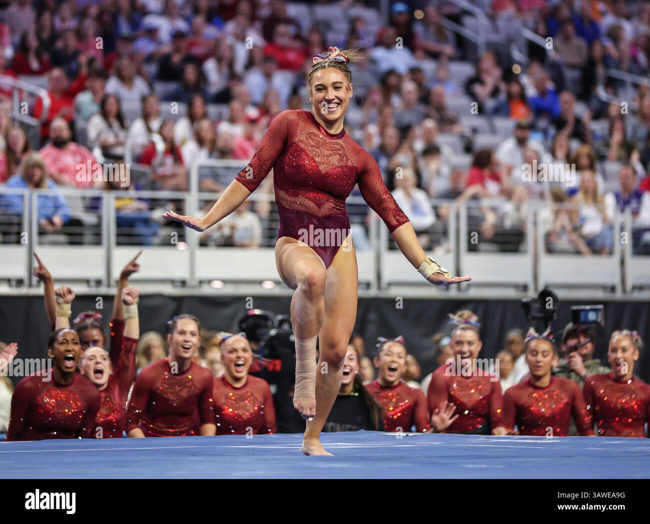 April 19, 2025: Oklahoma's Danielle Sievers on the floor exercise ...