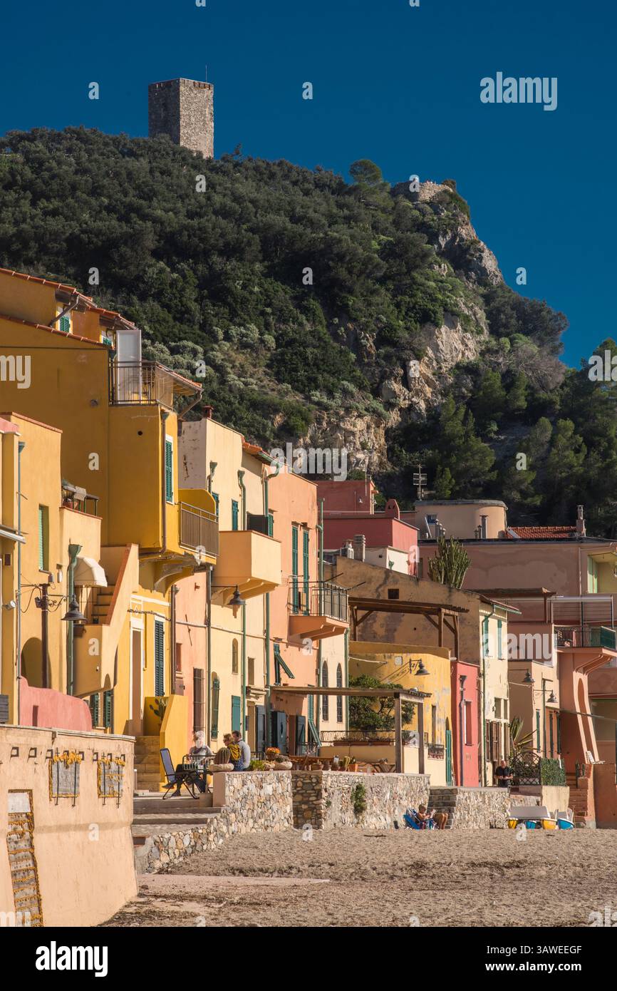 The beach and vernacular architecture of the beachfront properties at ...