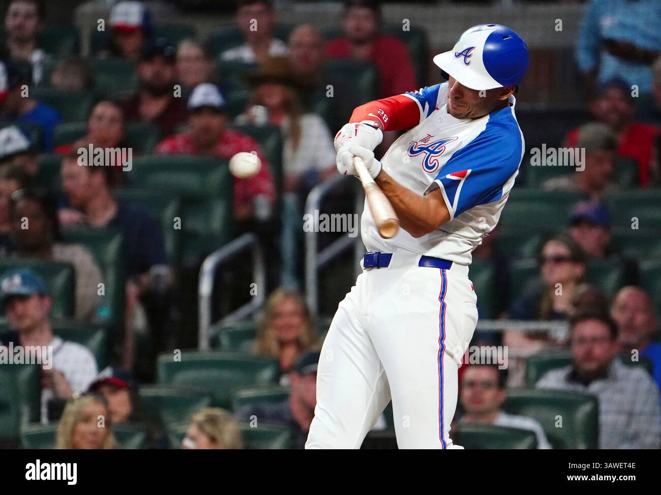 Atlanta Braves first base Matt Olson (28) hits a single against the ...
