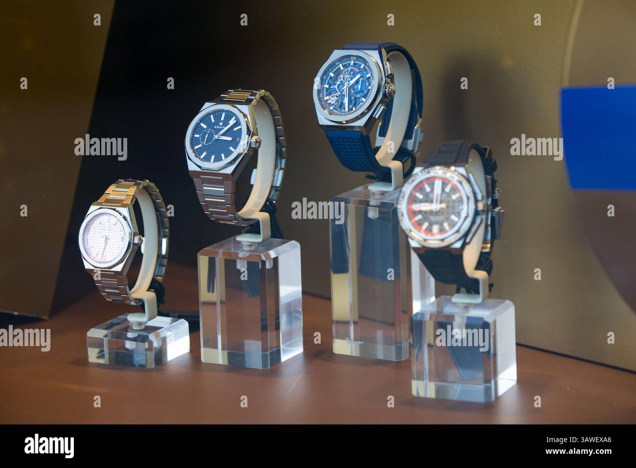 Zenith logo hi-res stock photography and images - Alamy