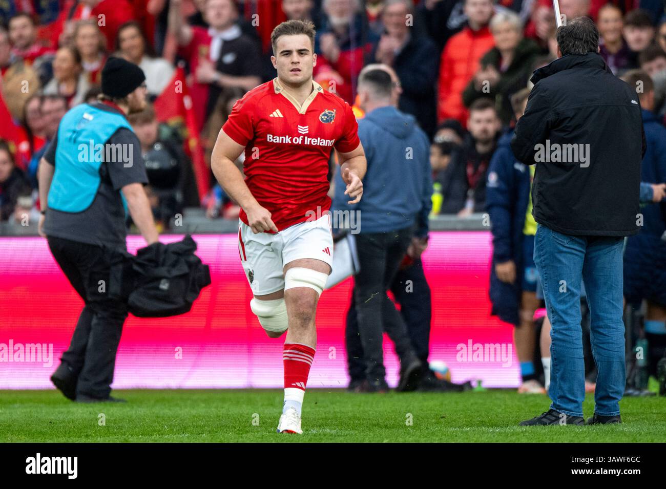 Limerick, Ireland. 20th Apr, 2025. Alex Kendellen of Munster during the ...