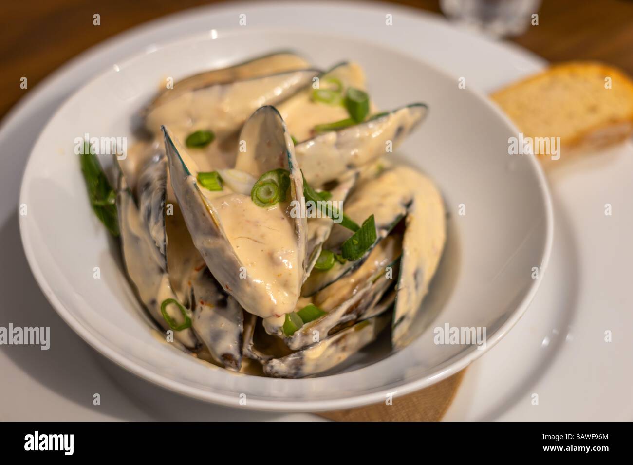 New Zealand Green shell Mussels Stock Photo - Alamy