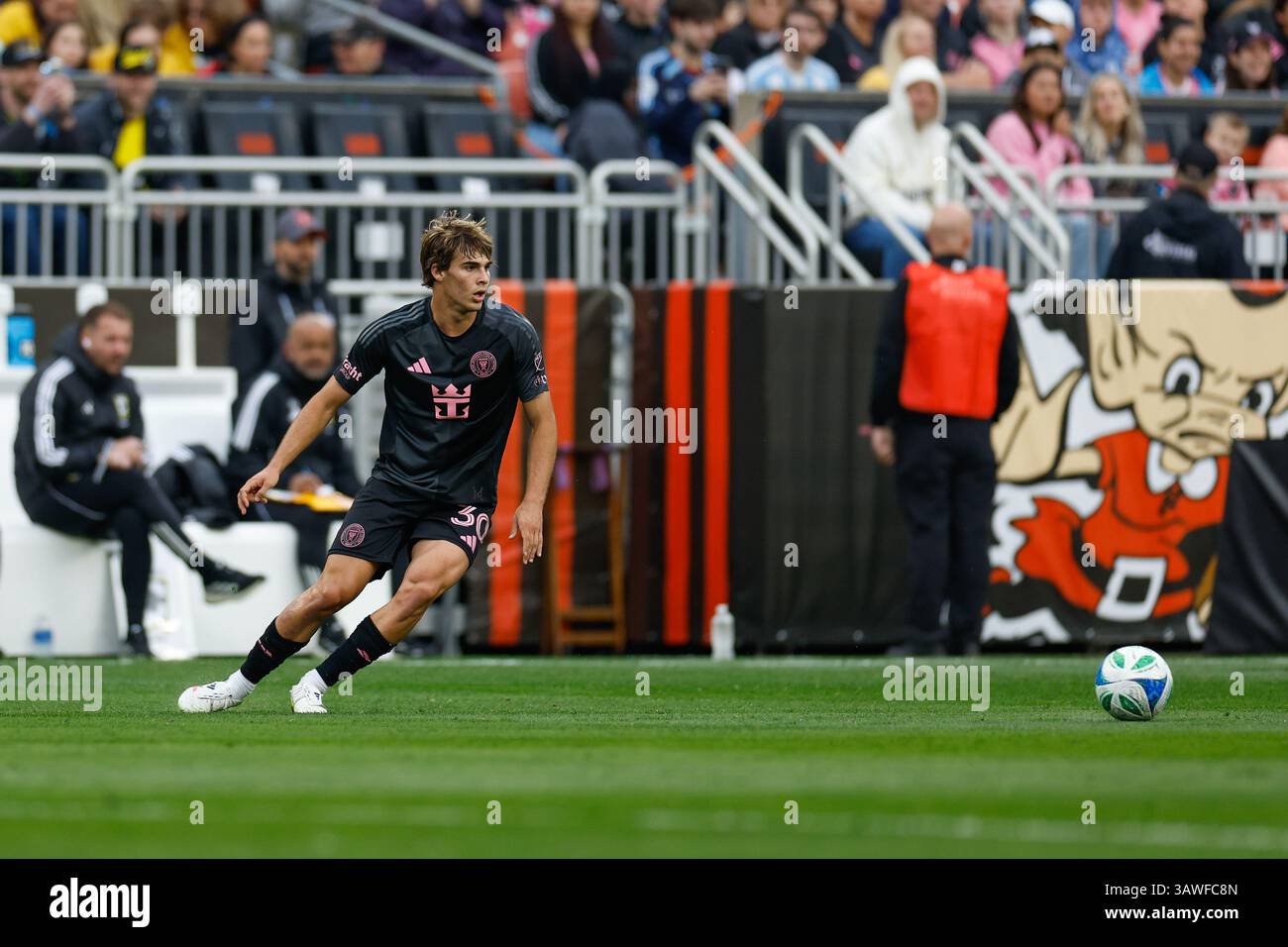 Cleveland, Ohio, USA. 19th Apr, 2025. Inter Miami midfielder Benjamin ...
