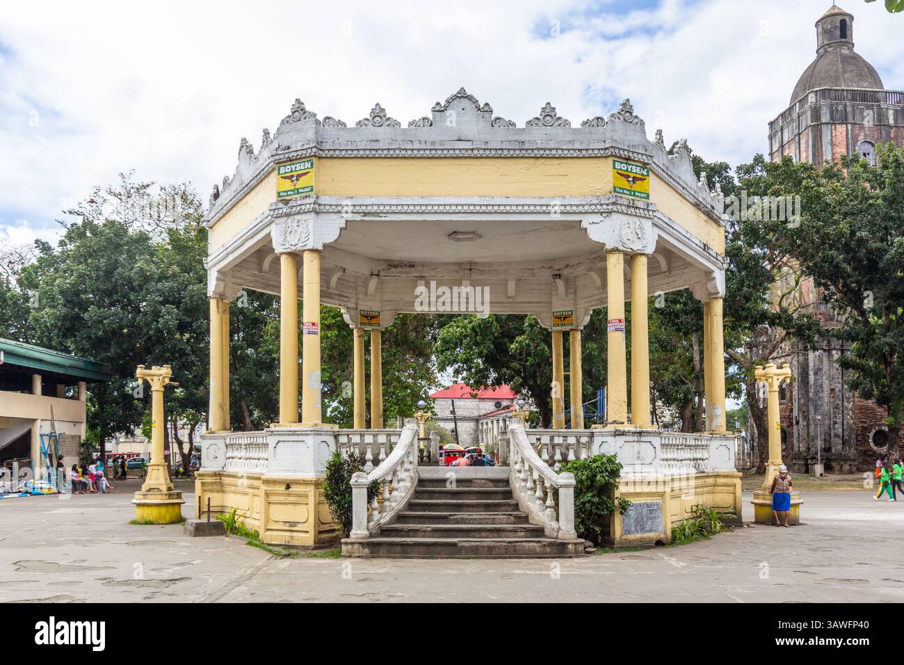 Jaro plaza gazebo hi-res stock photography and images - Alamy