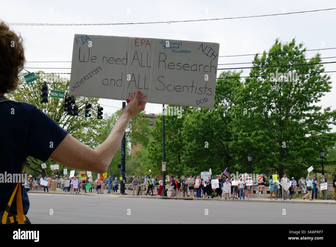 Nashville, US. 19th Apr, 2025. Thousands of protesters, including ...