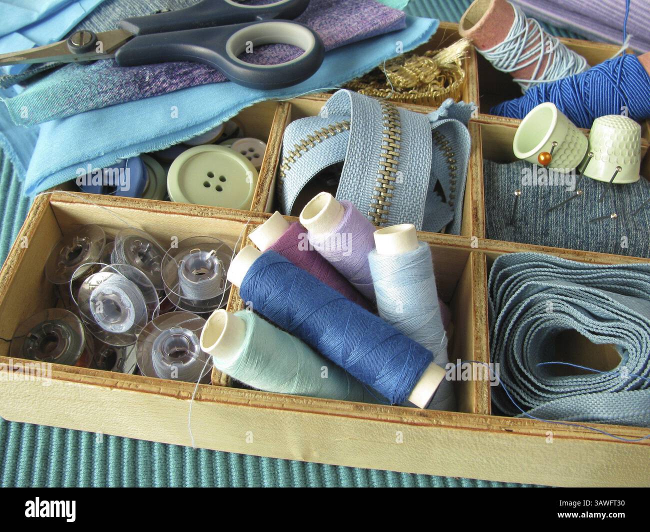 Tailoring utensils hi-res stock photography and images - Alamy