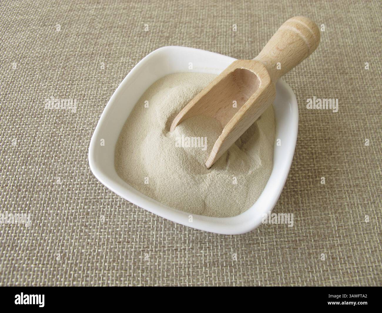 Agar agar in powder form Stock Photo - Alamy