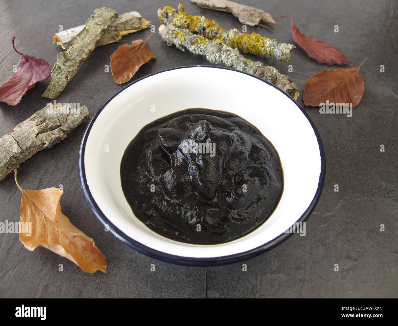 Mud bath therapy Stock Photo - Alamy