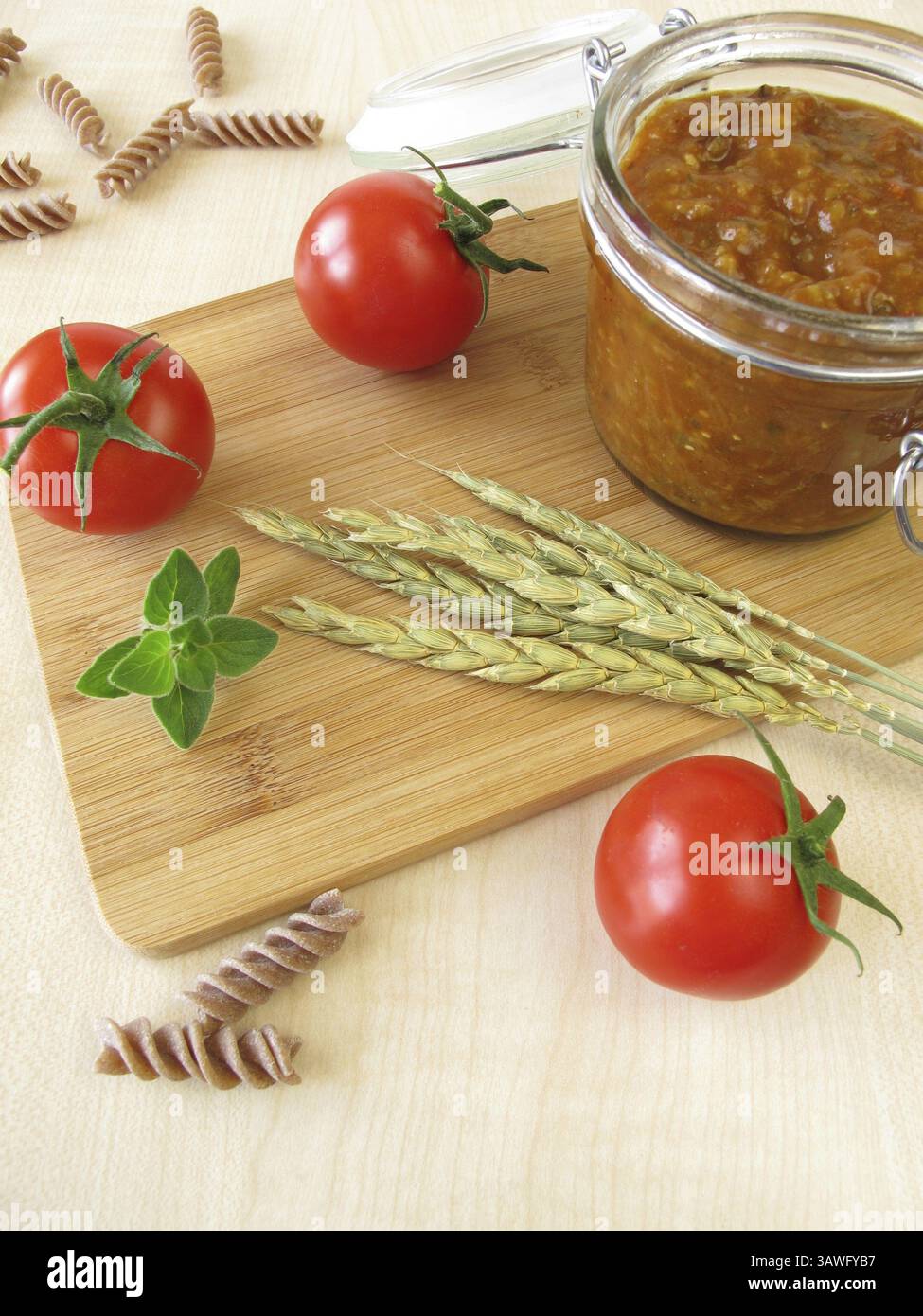 Green spelt Bolognese from the jar Stock Photo - Alamy