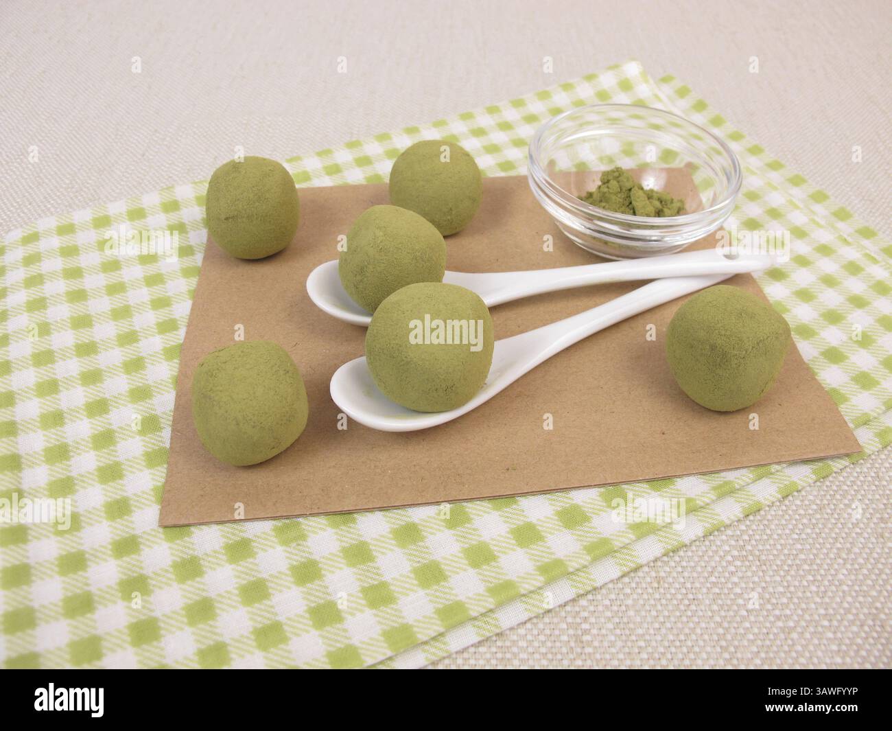 Pralines praline hi-res stock photography and images - Alamy