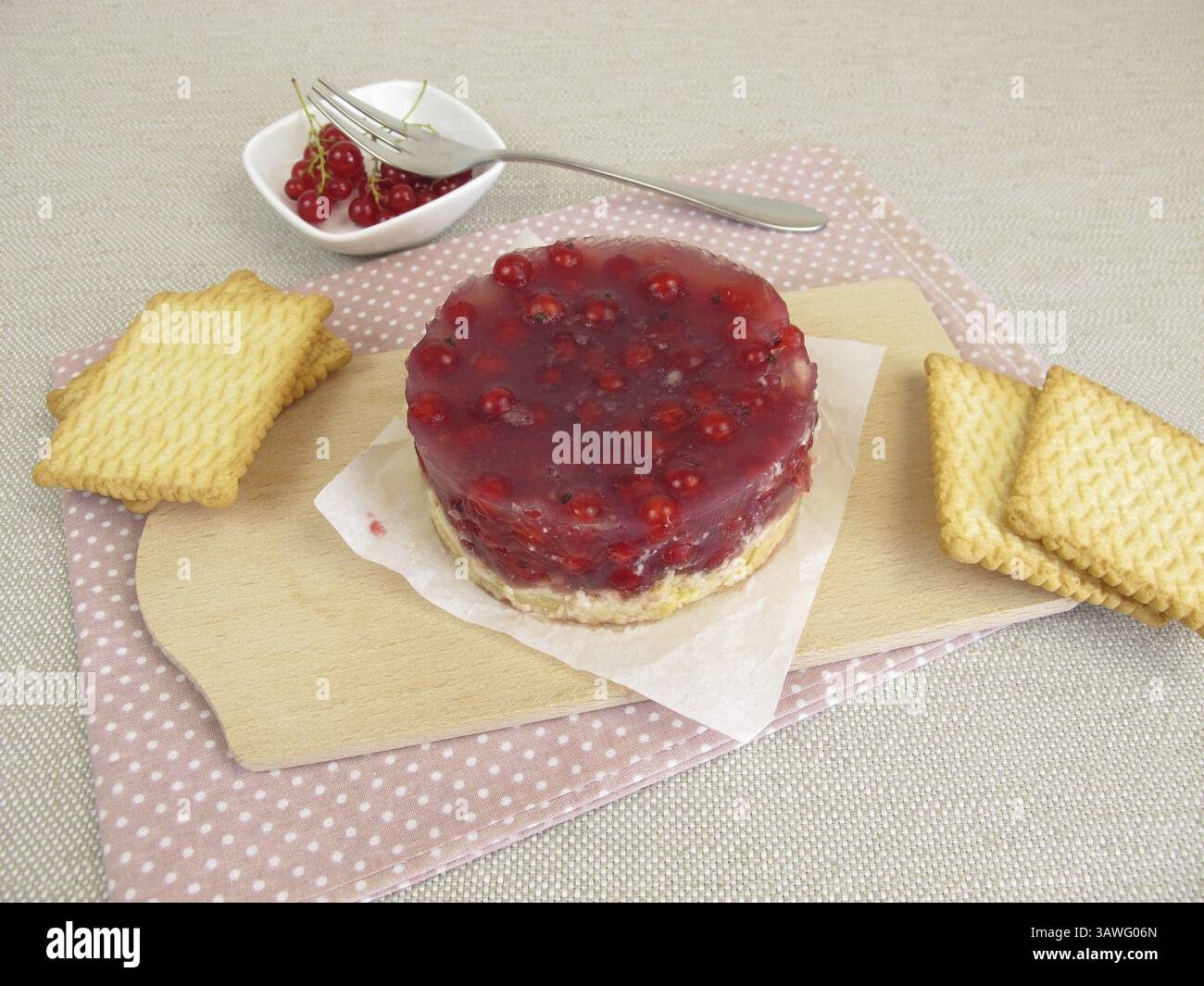 No-bake redcurrant cake with biscuit crumb base Stock Photo - Alamy