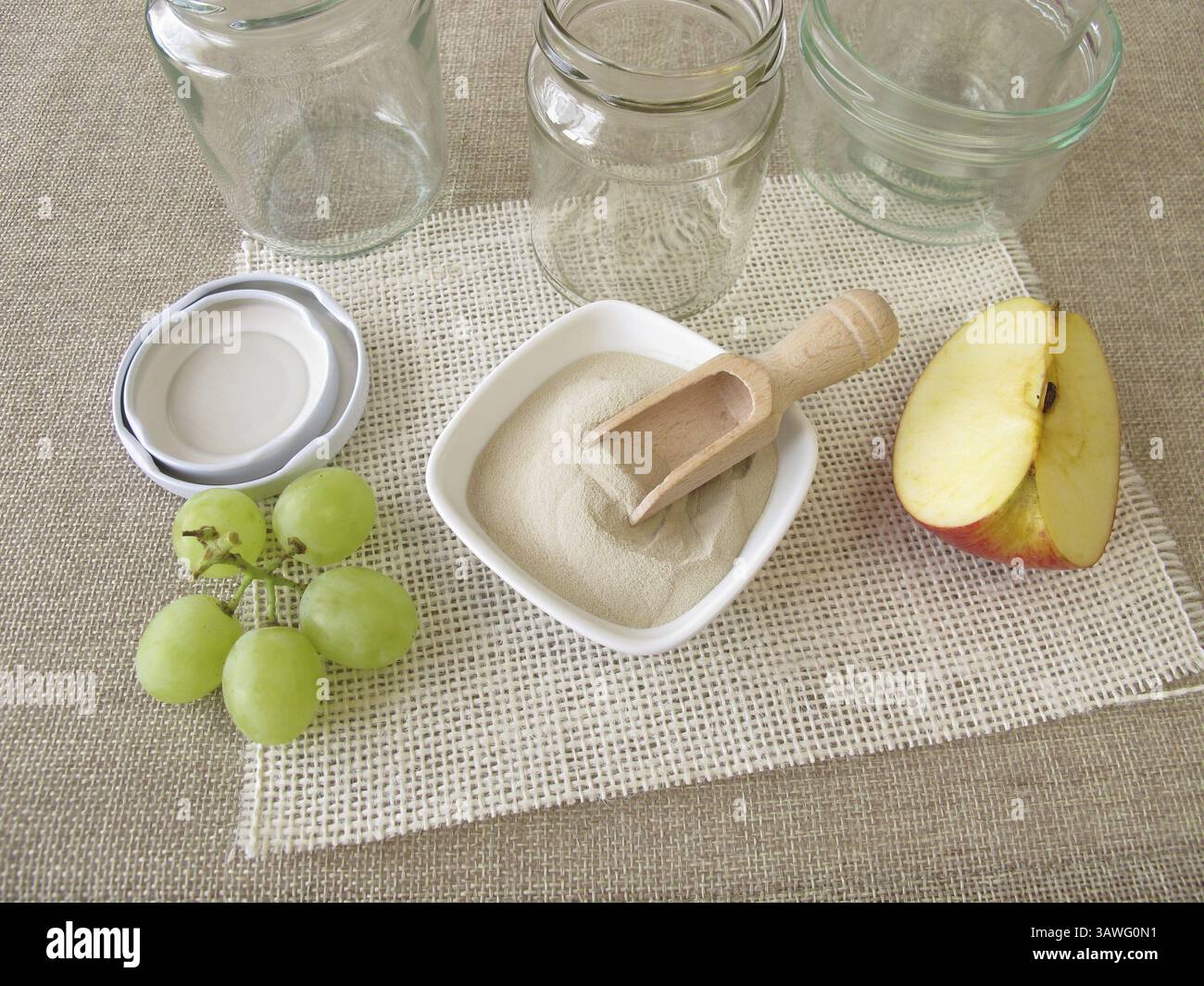 Agar agar, preserving jars and fruit Stock Photo - Alamy