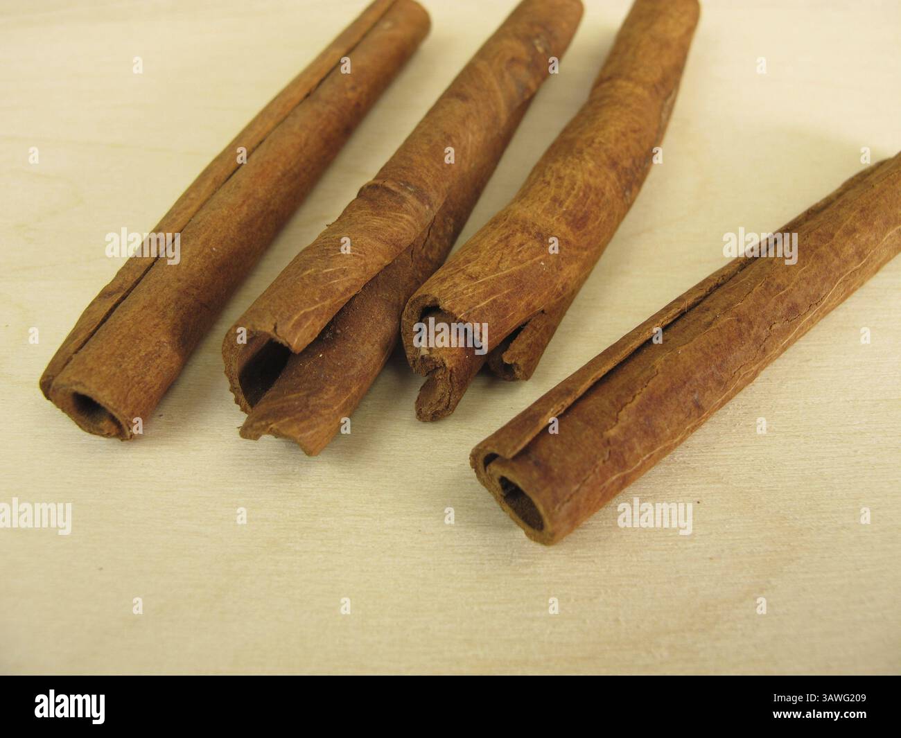 Decorated with cinnamon sticks hi-res stock photography and images - Alamy