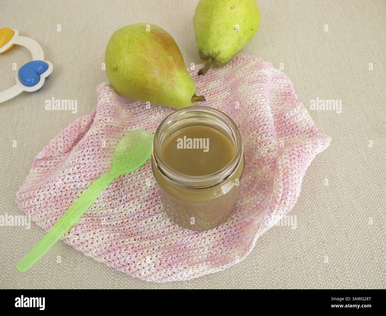 Baby porridge made from pears for babies and toddlers Stock Photo - Alamy