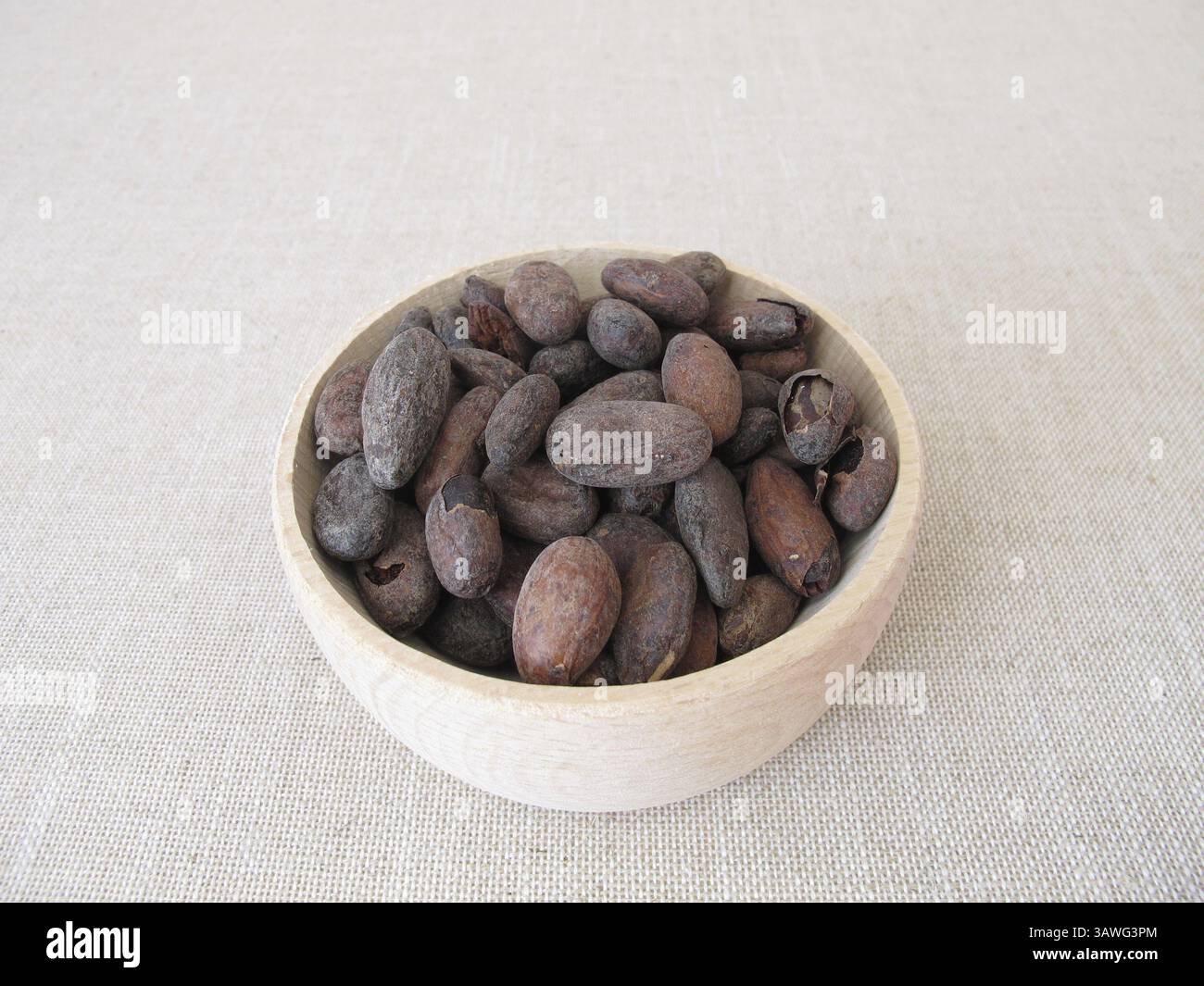 Bowl roasted cacao beans hi-res stock photography and images - Alamy