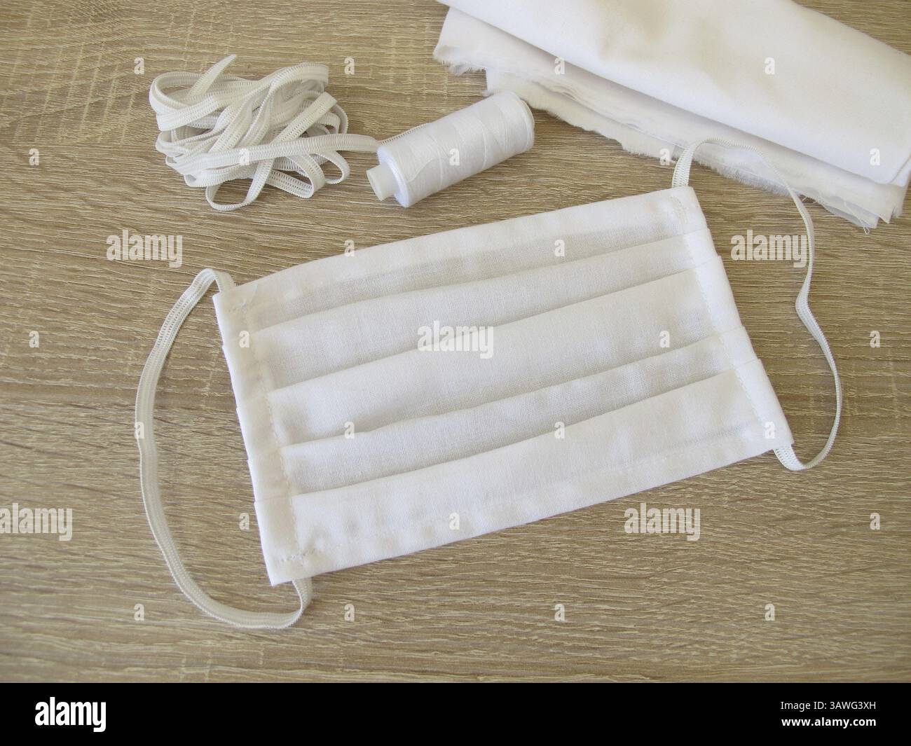 Wearing self made face masks hi-res stock photography and images - Alamy