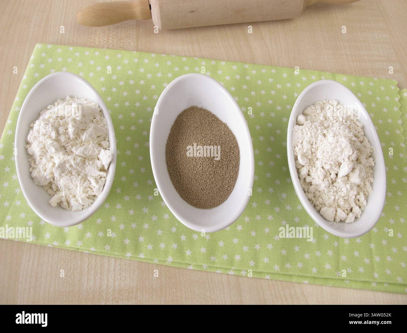 Flour and dry yeast Stock Photo - Alamy