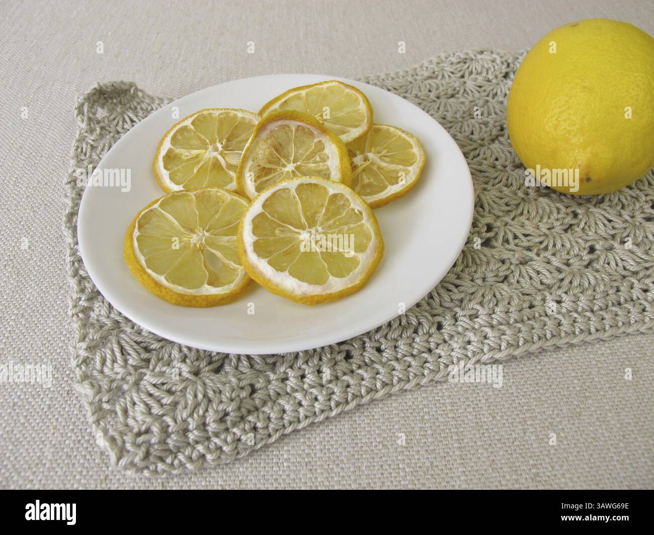 Citrus fruits slices lemon hi-res stock photography and images - Alamy