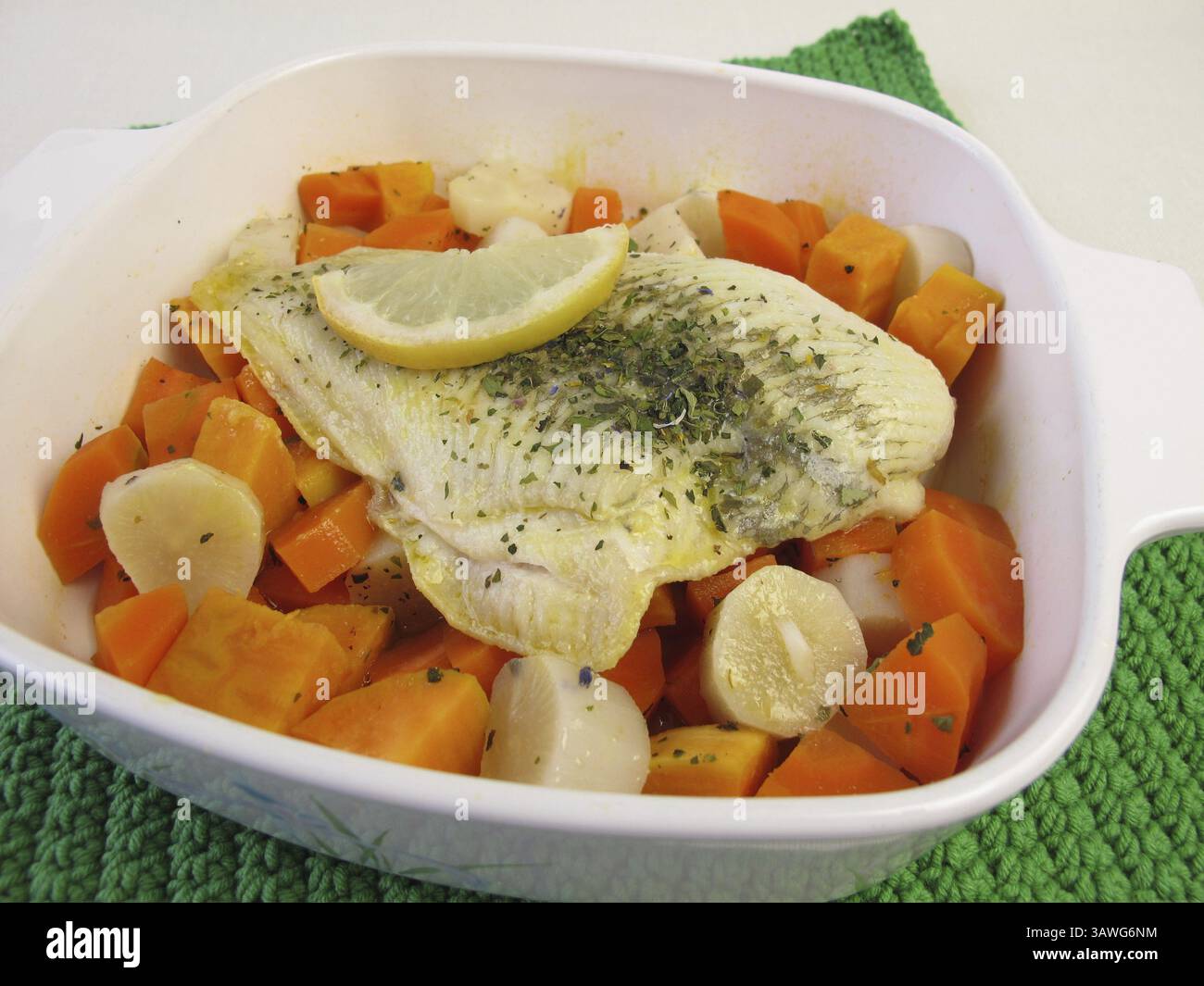 Steamed fish vegetables in hi-res stock photography and images - Alamy
