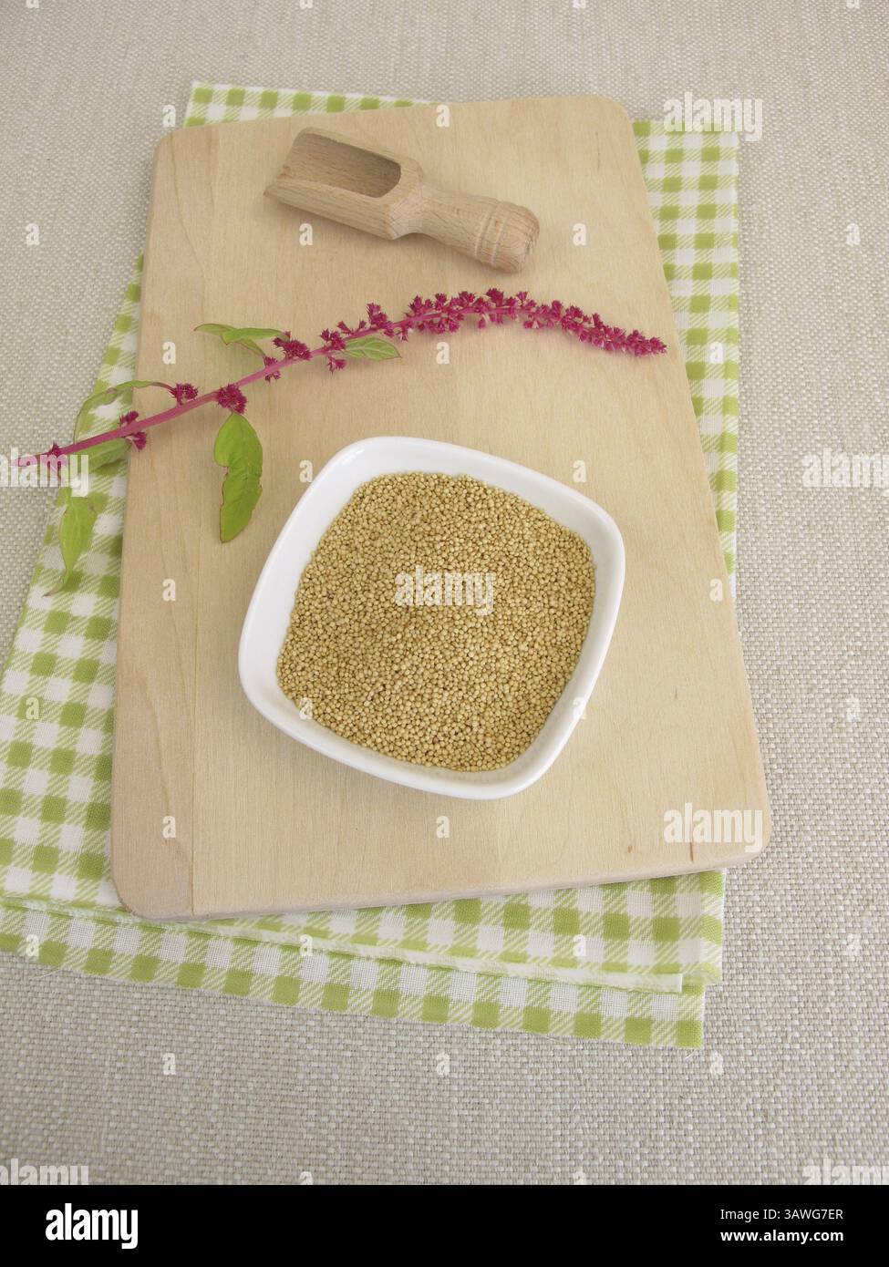 Raw amaranth seeds Stock Photo - Alamy
