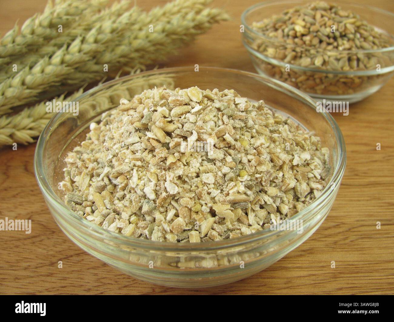 Whole grain cereals hi-res stock photography and images - Alamy