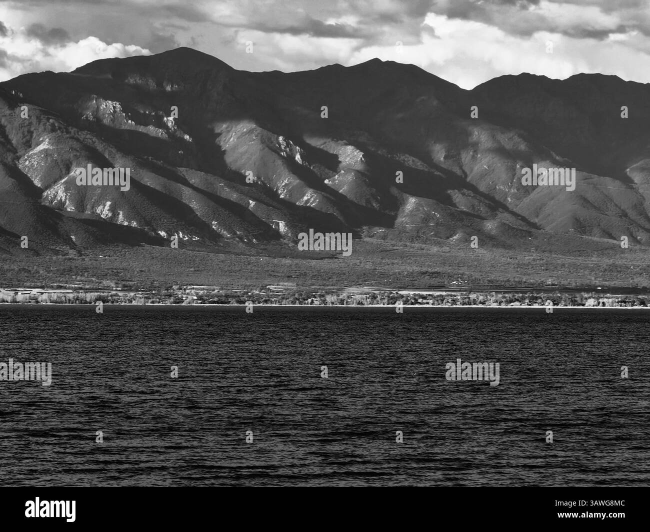 Mountain under water Black and White Stock Photos & Images - Alamy