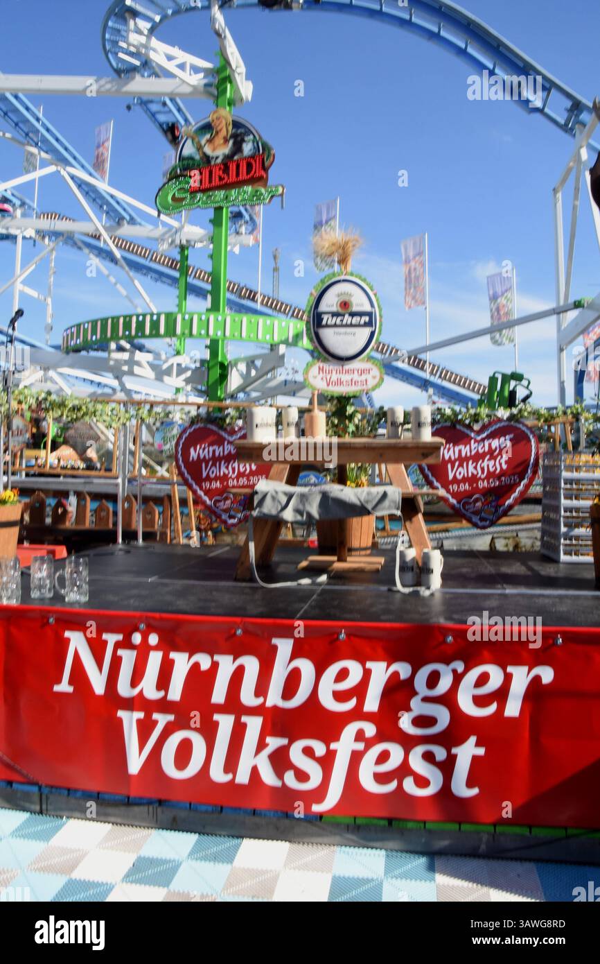 Bierfass Anzapf Buehne Nuernberg 19.04.2025 Nuernberger Volksfest ...