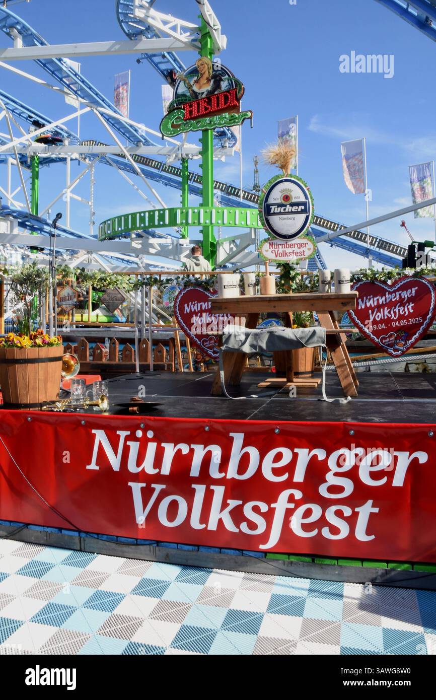 Bierfass Anzapf Buehne Nuernberg 19.04.2025 Nuernberger Volksfest ...