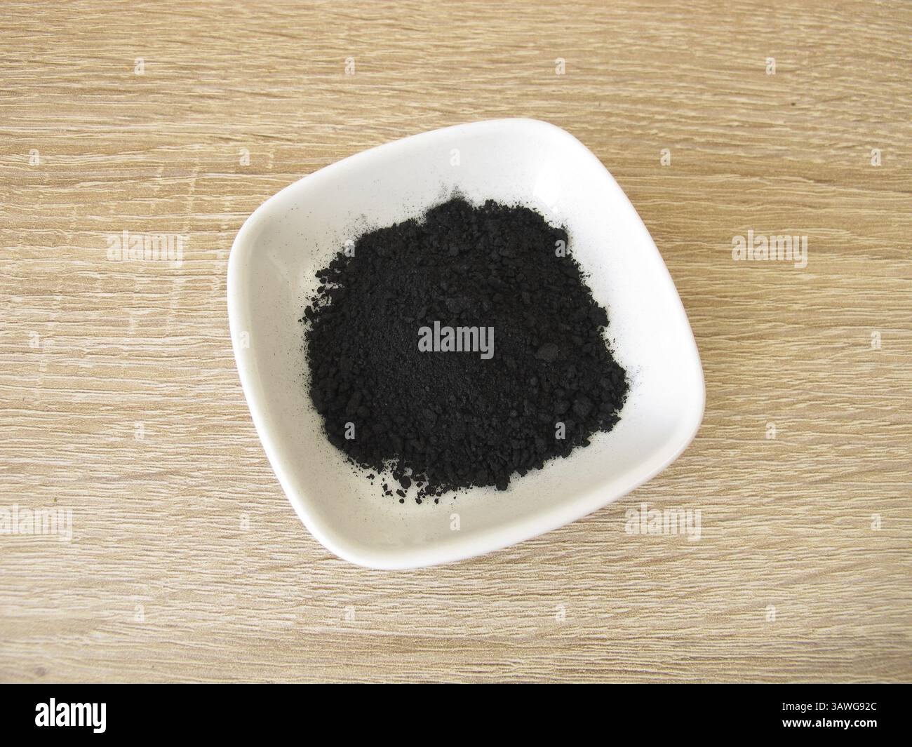 Ground powders hi-res stock photography and images - Alamy