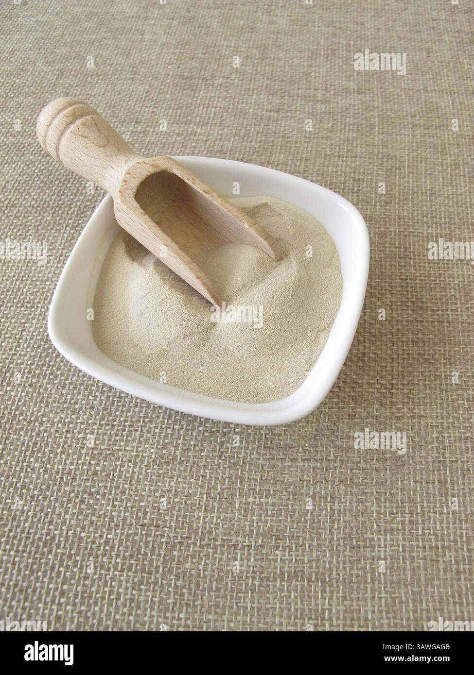 Agar agar in powder form Stock Photo - Alamy