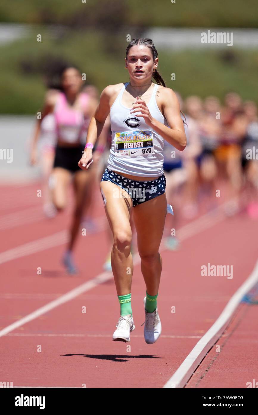 Makenna Herbst (825) of Carlsbad wins the girls 800m in 2:04.90 during ...