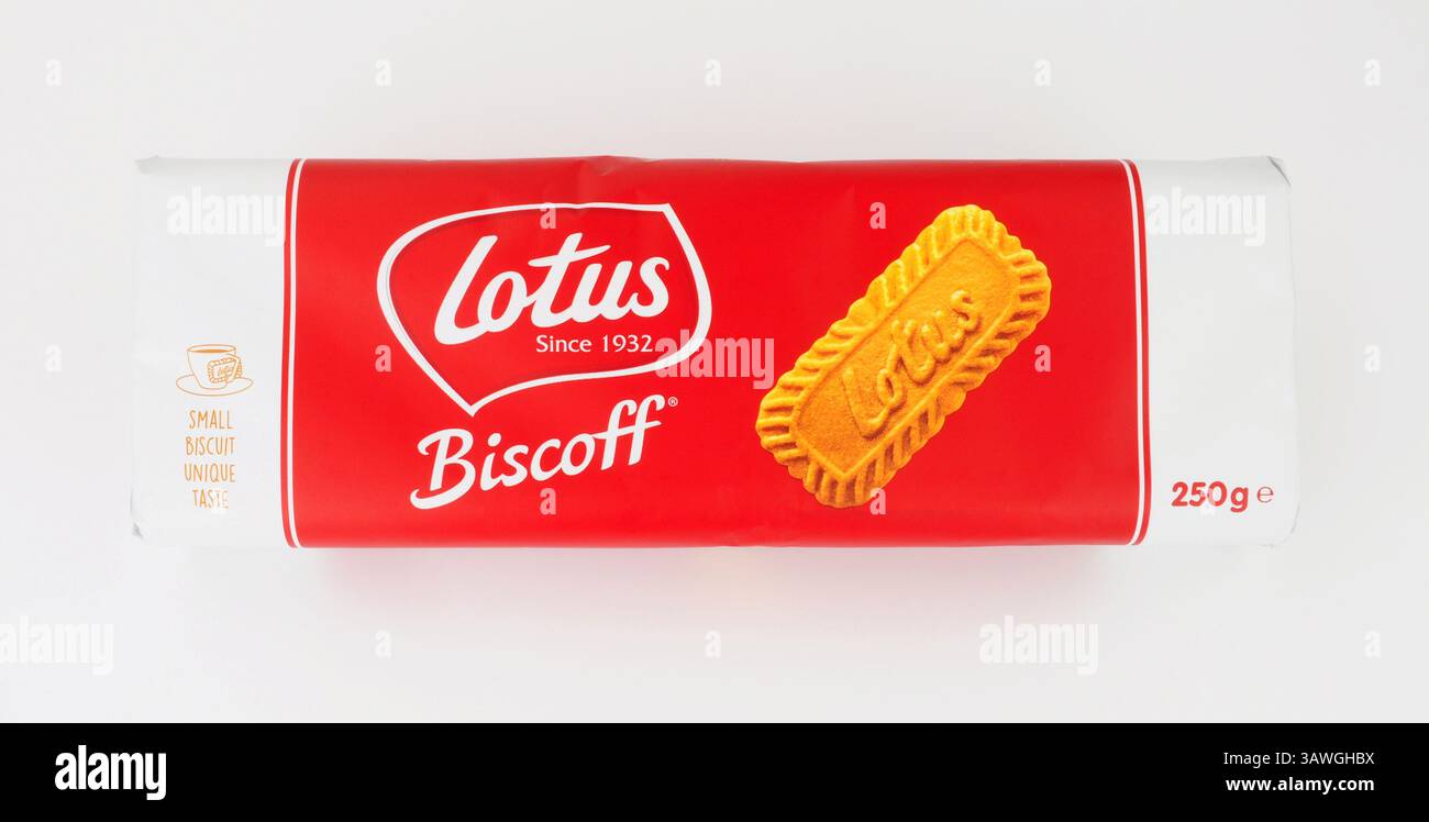 Lotus Biscoff Belgian sweet crunchy biscuits in a 250g pack Stock Photo ...