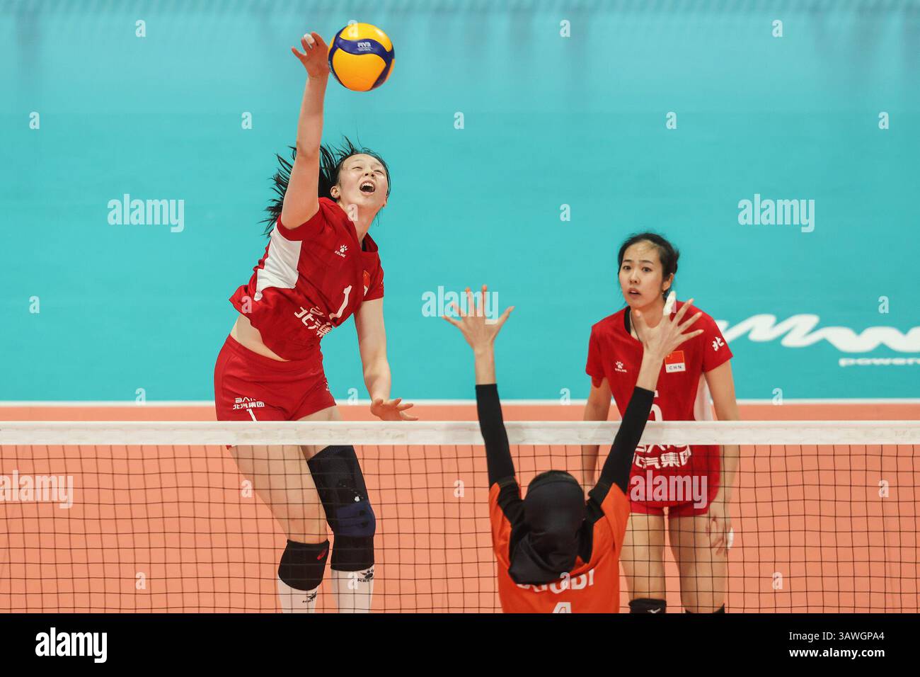 Pasig City, Philippines. 20th Apr, 2025. Shan Lanfeng (L) of China's ...