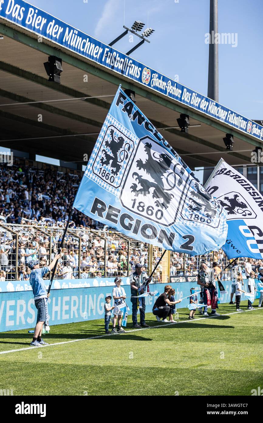 Fahne Fans Logo TSV 1860 München / Symbolbild Stock Photo - Alamy