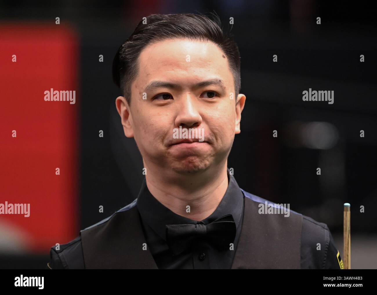 Sheffield, England, 20th April 2025. Xiao Guodong walks out ahead of ...