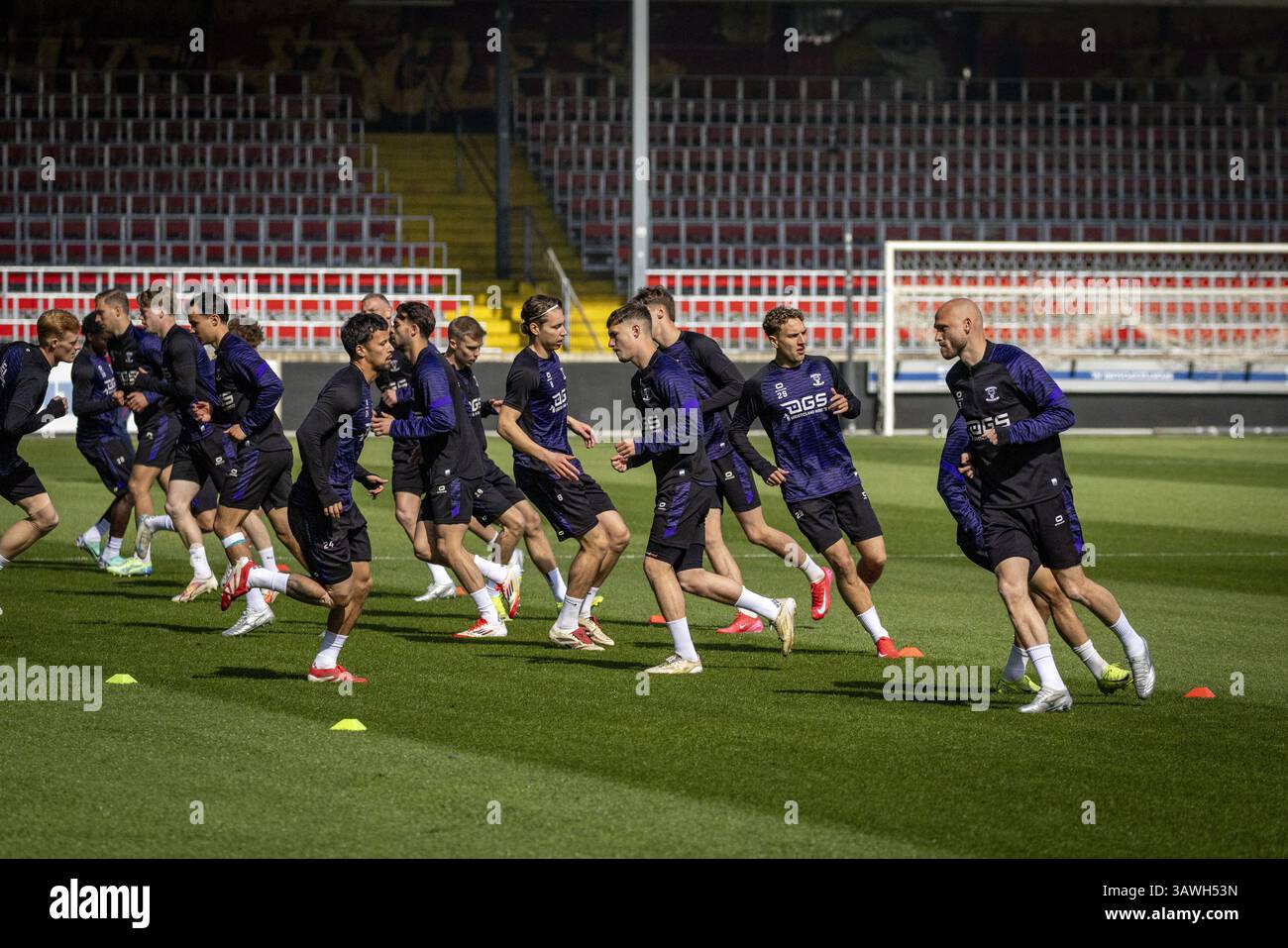 DEVENTER - The last preparatory training of Go Ahead Eagles ahead of ...