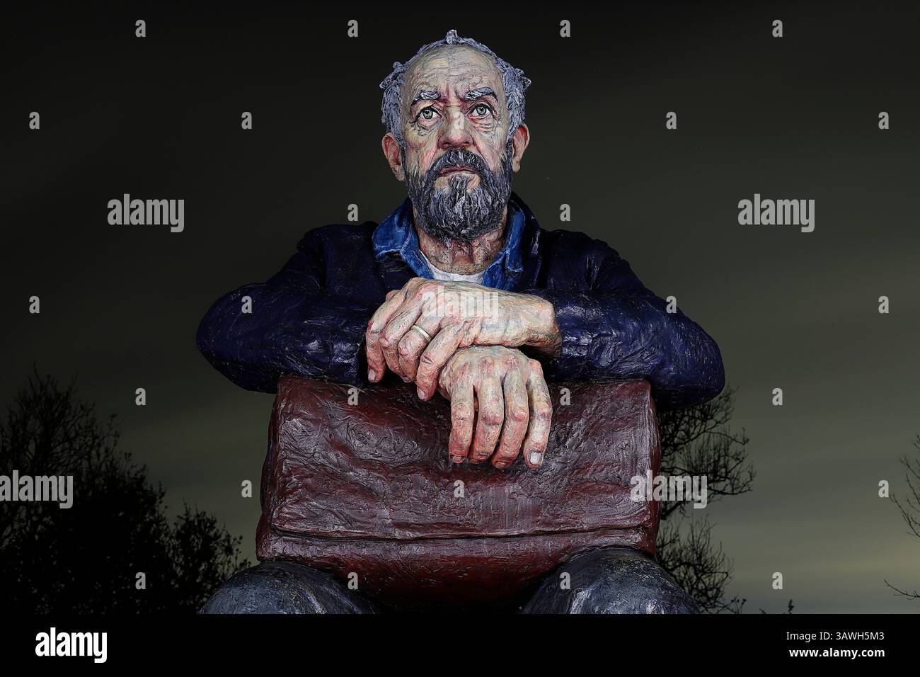 Sean Henry's Seated Figure sculpture at Yorkshire Sculpture Park near ...