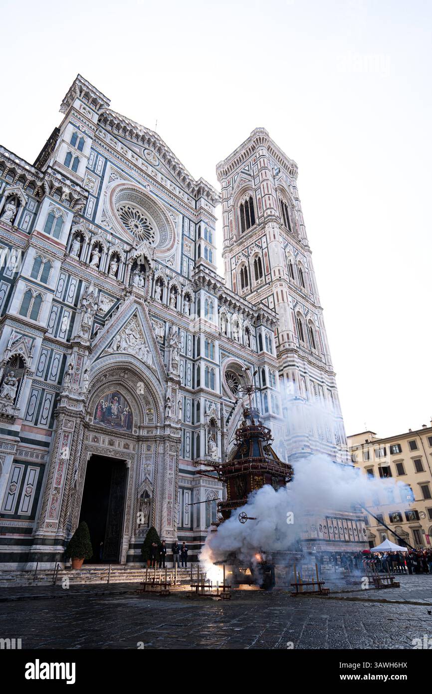 Florence, Explosion of the Cart in Piazza Duomo 04/20/2025 Florence ...